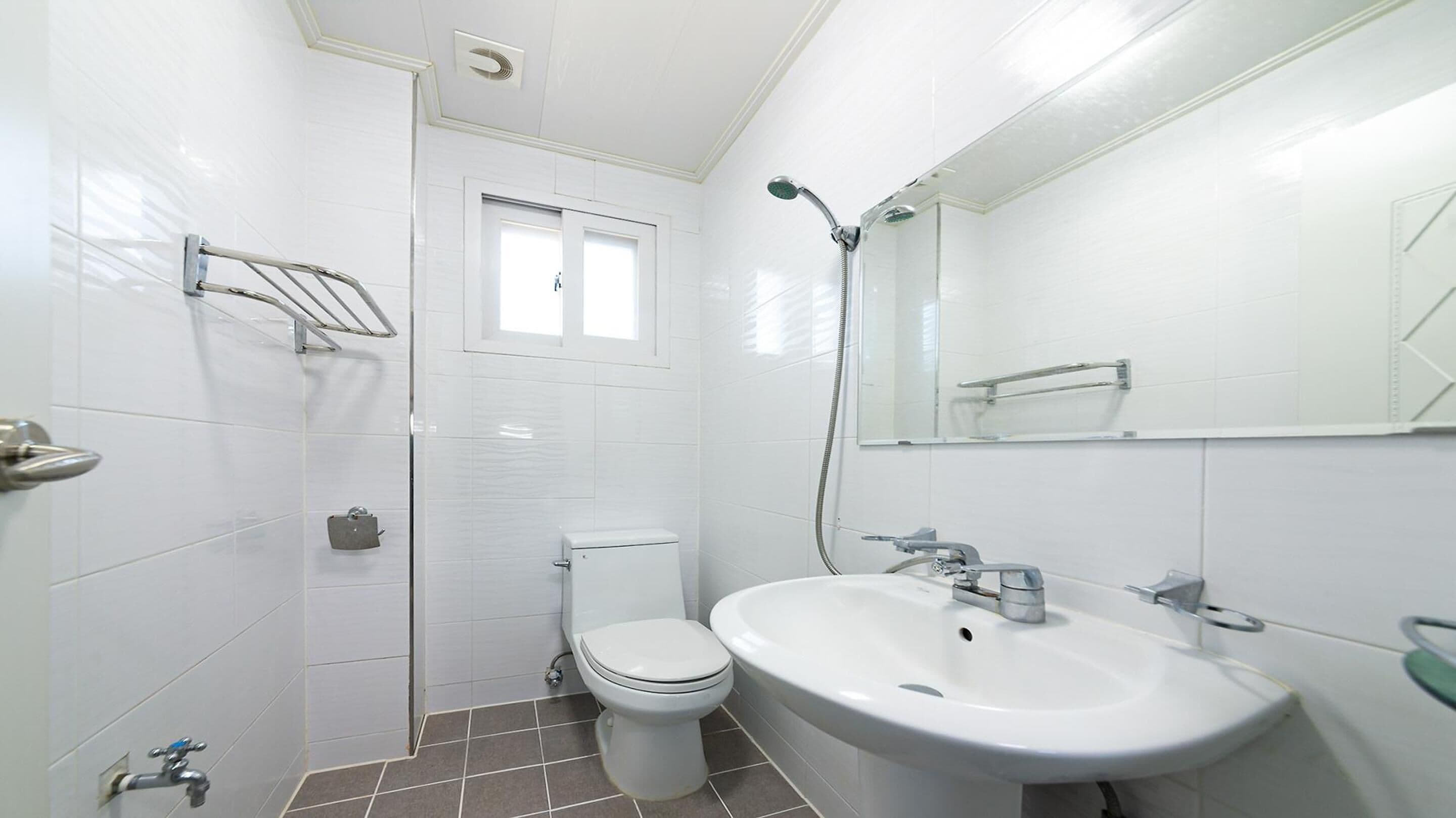 Quarto básico, 1 quarto (Sarang) | 1 quarto, Wi-Fi de cortesia
