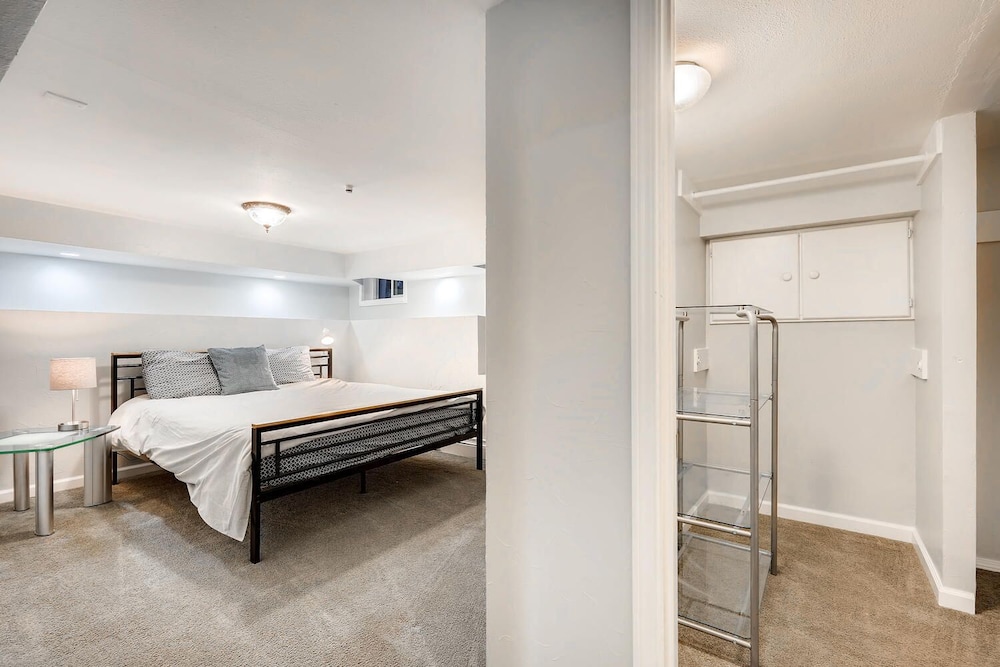 Cherry Creek North - Walkable! Discount Cleaning Fee!!! Basement Level Apartment - Washington Park - Denver