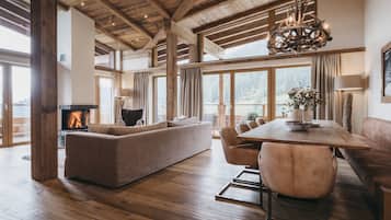Sechs Zimmer Penthouse I mit Privater Sauna | 1 quarto, Wi-Fi de cortesia, roupa de cama