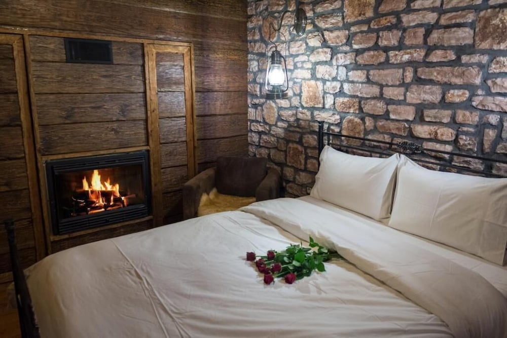 Luxury Mountain Chalet, With Private Sauna And Outdoor Pool - Ionian Islands