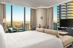 Corner Suite | Roupas de cama premium, camas Tempur-Pedic, frigobar, cofres nos quartos