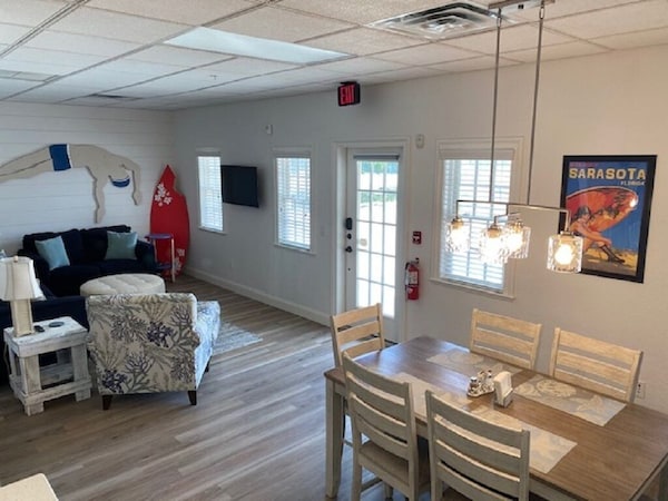 Coastal Living! Only $99 Per Night. - Englewood, FL