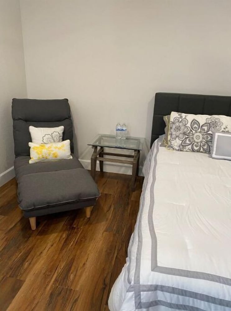 Nice Guest House With Private Entrance - Mesa, AZ