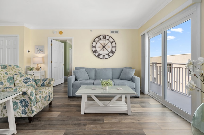 Perfectly Located Ocmd Family Vacation Rental 2br, 2ba, Pool/ Hot Tub. - Ocean City, MD