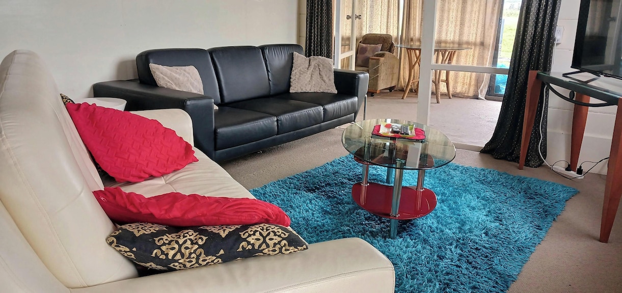 Cheap & Cheerful 1-2 Bdr Roomy Guest-wing At The 150-yr-old Aratapu School House - Northland