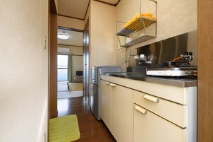 Quarto Tradicional, fumadores (Japanese Style, Compact, 2 Guests) | Wi-fi grátis, roupa de cama fornecida