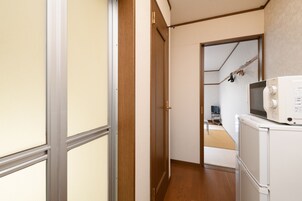 Quarto Triplo Tradicional, fumadores (Japanese Style, 3 Guests) | Wi-fi grátis, roupa de cama fornecida