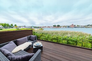 Condo | Vista para a água