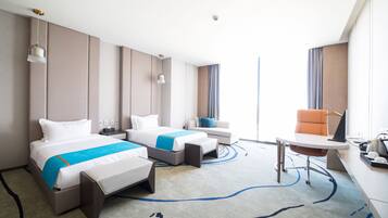 Quarto casal ou duplo standard, 1 quarto | Roupas de cama premium, edredons de pluma, frigobar, cofres nos quartos