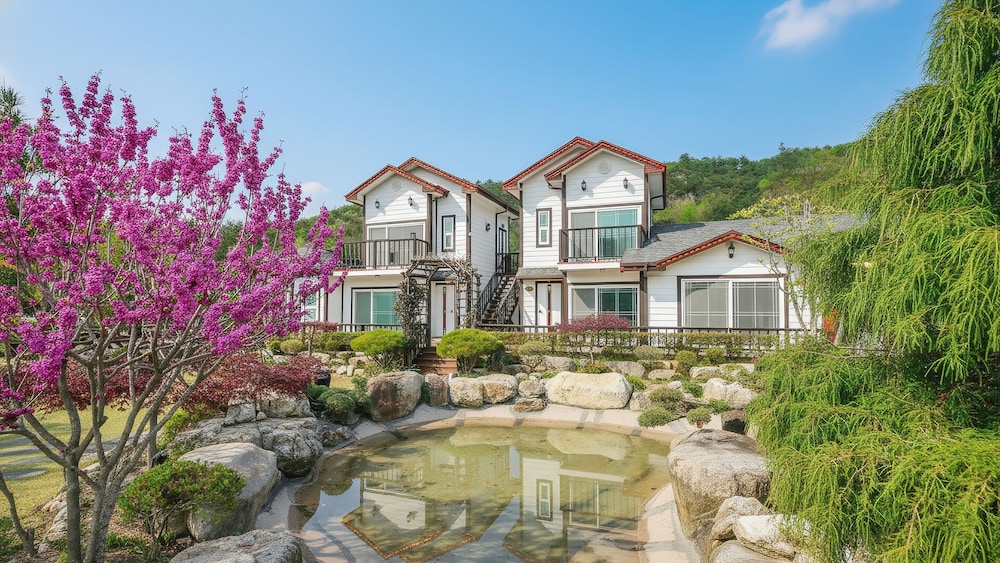 삼척 허브 펜션 - 영양군