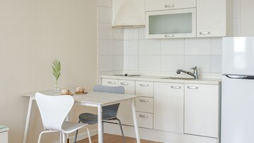 Quarto Básico, 1 quarto (Sobyeongdaedo 304 (Ocean view)) | 1 quarto, Wi-fi grátis 