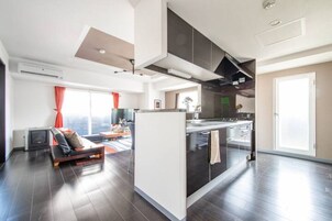 Apartamento, não fumadores | Sala de estar | TV de ecrã plano