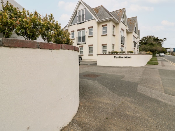 Crabs And Lobsters - Fistral Beach