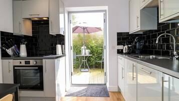 Casa de Campo | Cozinha privada | Um frigorífico, uma máquina de lavar louça, uma chaleira elétrica