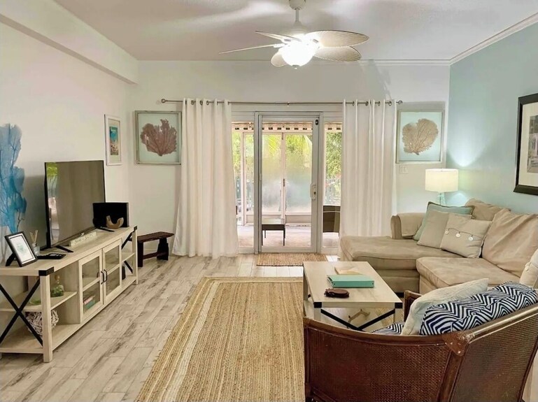 Paradise Found At Bayview - Nassau