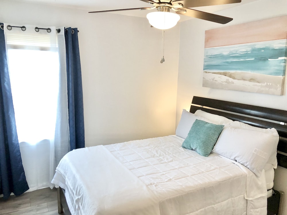 The Point ⭐️ 3b Retreat Home By Vb Town Center - Virginia Beach, VA