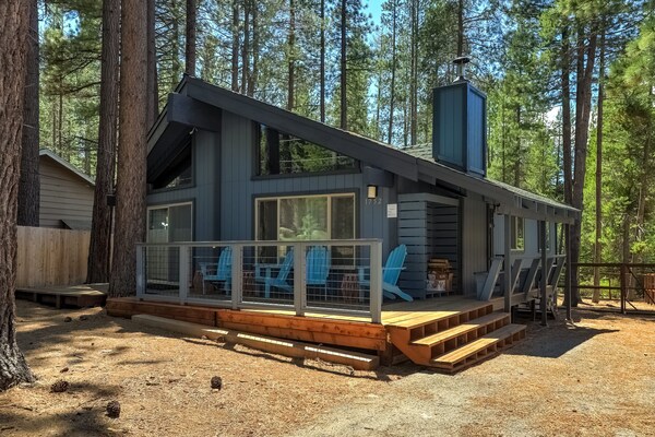 Willow's Hideaway - Pet Friendly Cozy Cabin! - Grover Hot Springs State Park, Markleeville