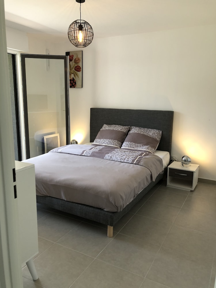 Apartment Feet In The Water - Cagnes-sur-Mer