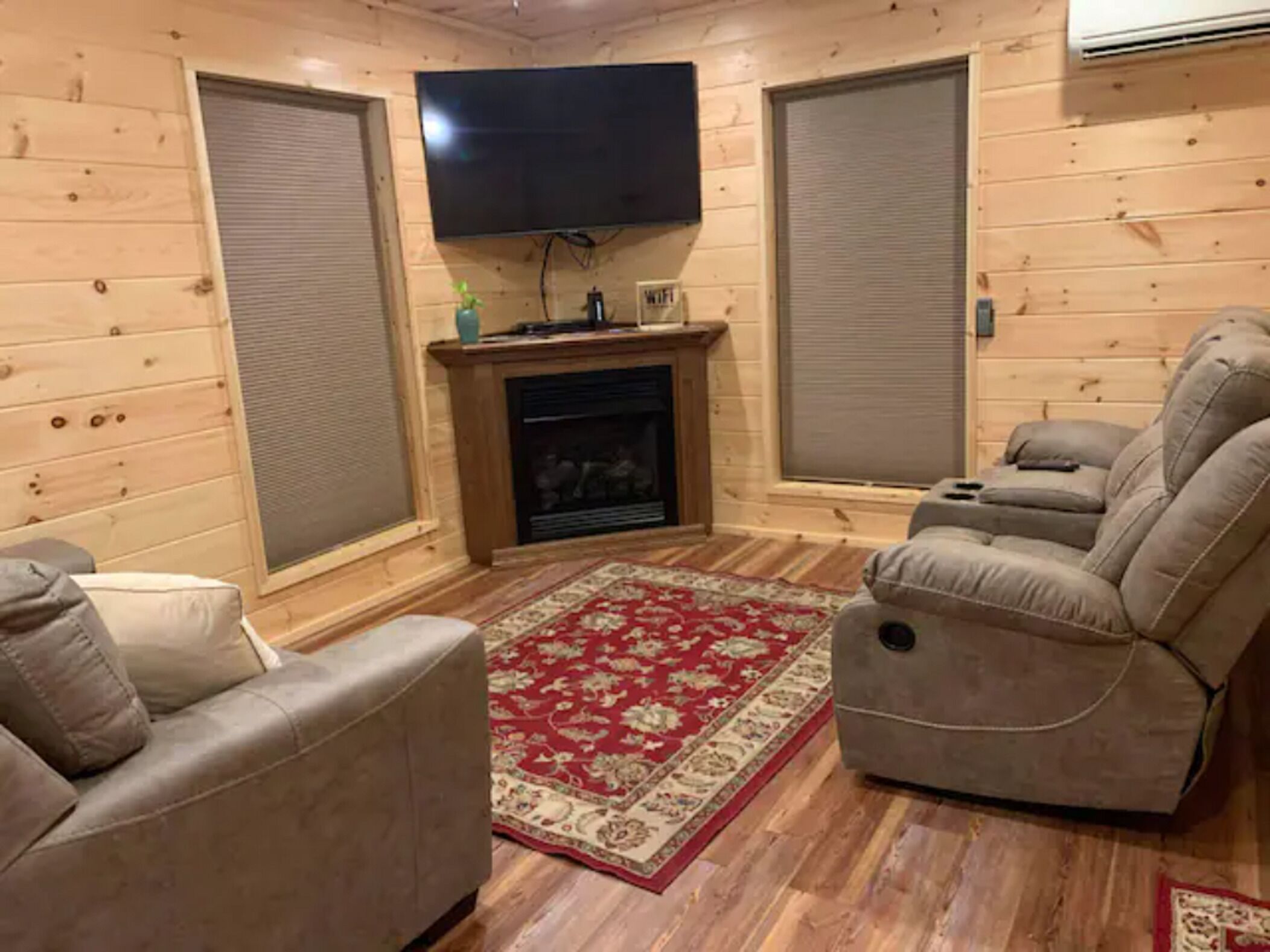 Cedar Lodge, Serene All Wood Escape In Blue Ridge - Linville, NC