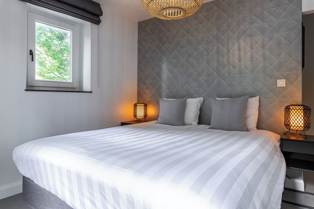 Casa Deluxe | Roupa de alta qualidade, cofre no quarto, Wi-fi grátis