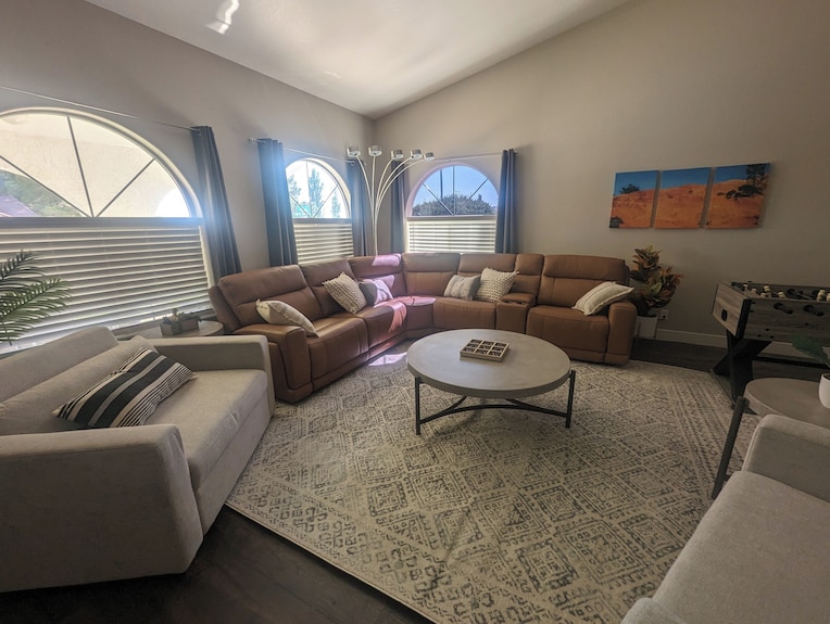 Close To Trails, Antelope Canyon, Horseshoe Bend - Lake Powell