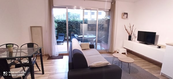 Apartment With Large Terrace 700 Meters <Br>from The Beaches - Le Lavandou