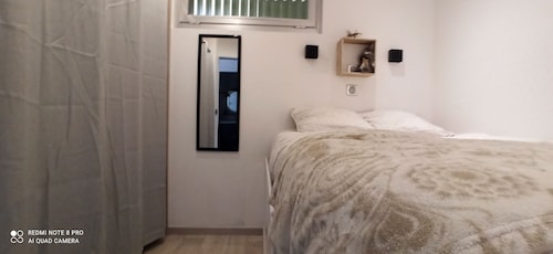Apartment With Large Terrace 700 Meters <Br>from The Beaches - Le Lavandou