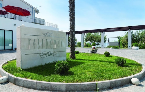 Awesome Home In Kucine Solin With Hot Tub, Wifi & 7 Bedrooms - Croatia