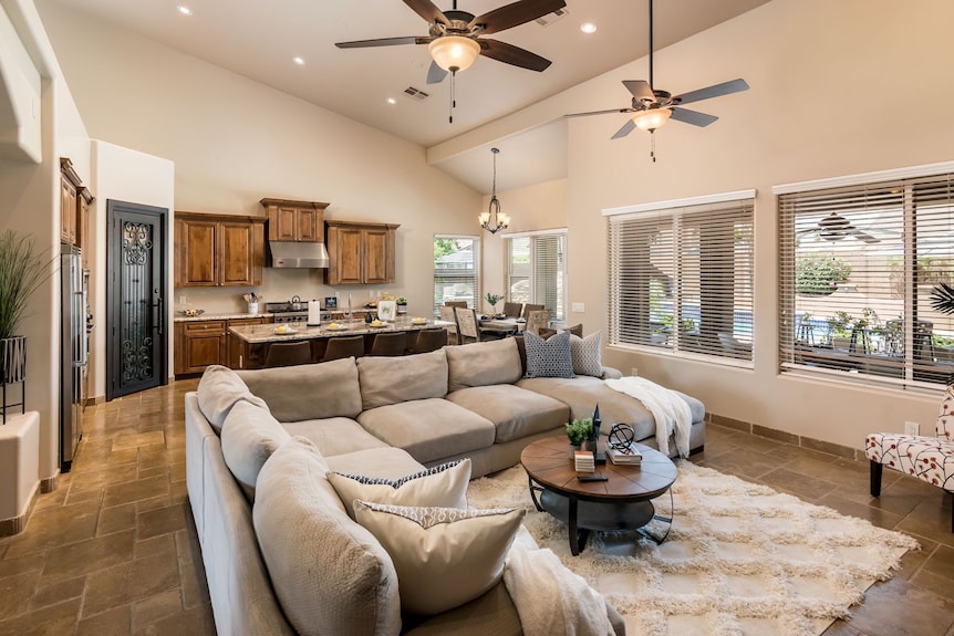 Whispering Palms! Sleeps 20; **Huge 4300sf** - 피닉스