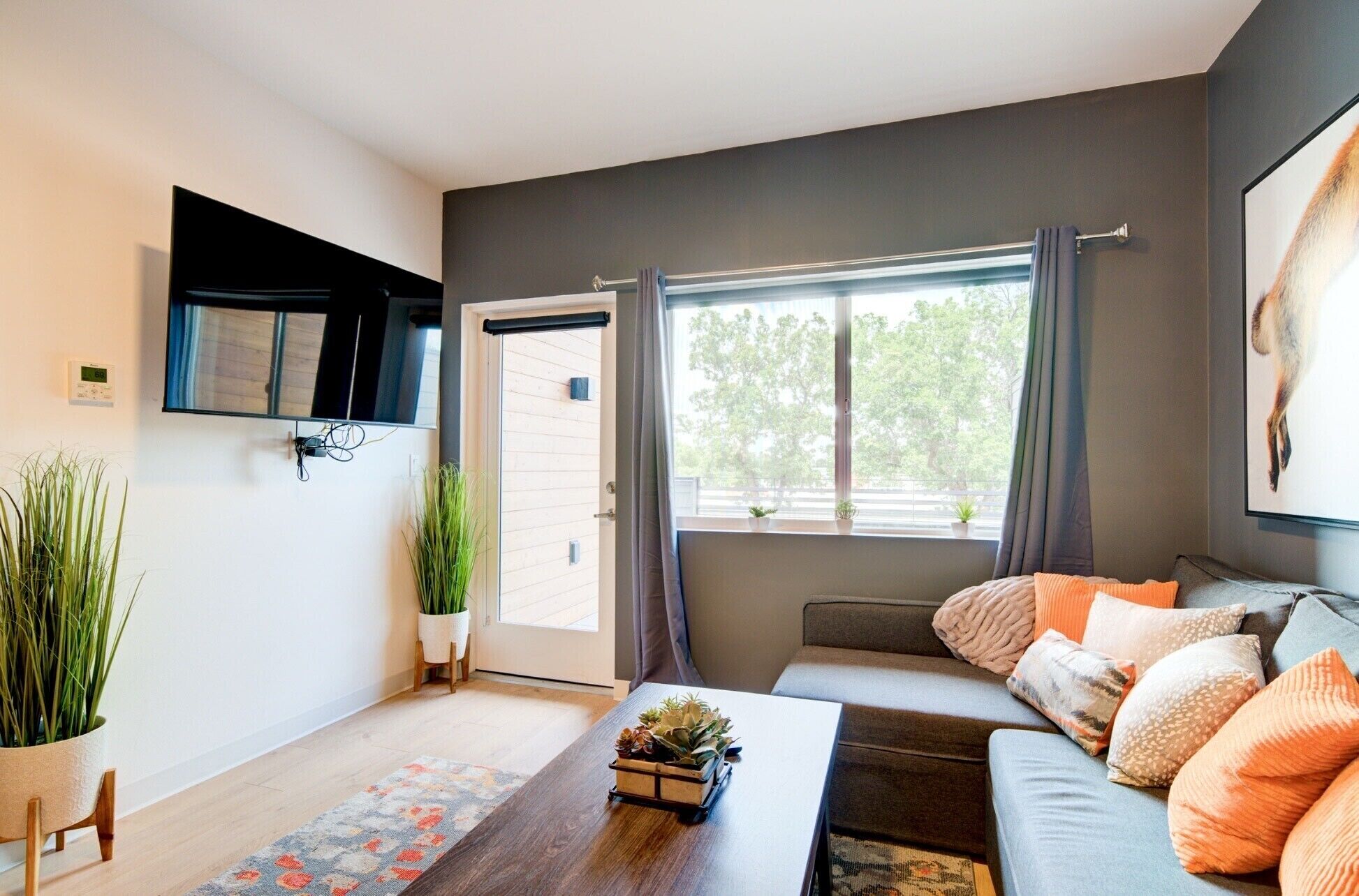 The Fox Den In Downtown Bozeman With Mountain Views, Large Private Deck - Bozeman, MT