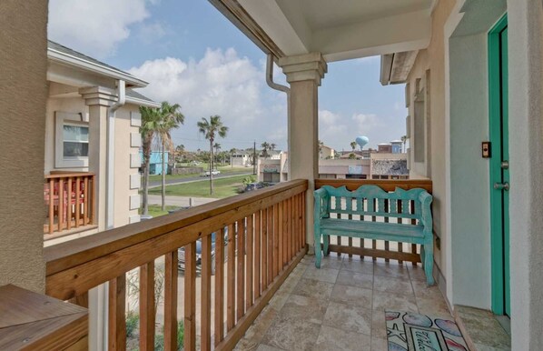 Condo, 2 quartos | Sacada
