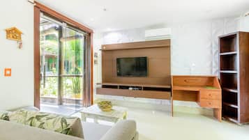 Apartamento | Área de estar | TV 42 polegadas com canais a cabo