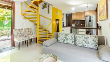 Apartamento | Sala de estar | Televisor de 42 polegadas com canais por cabo