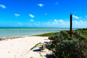 Praia particular, areia branca 