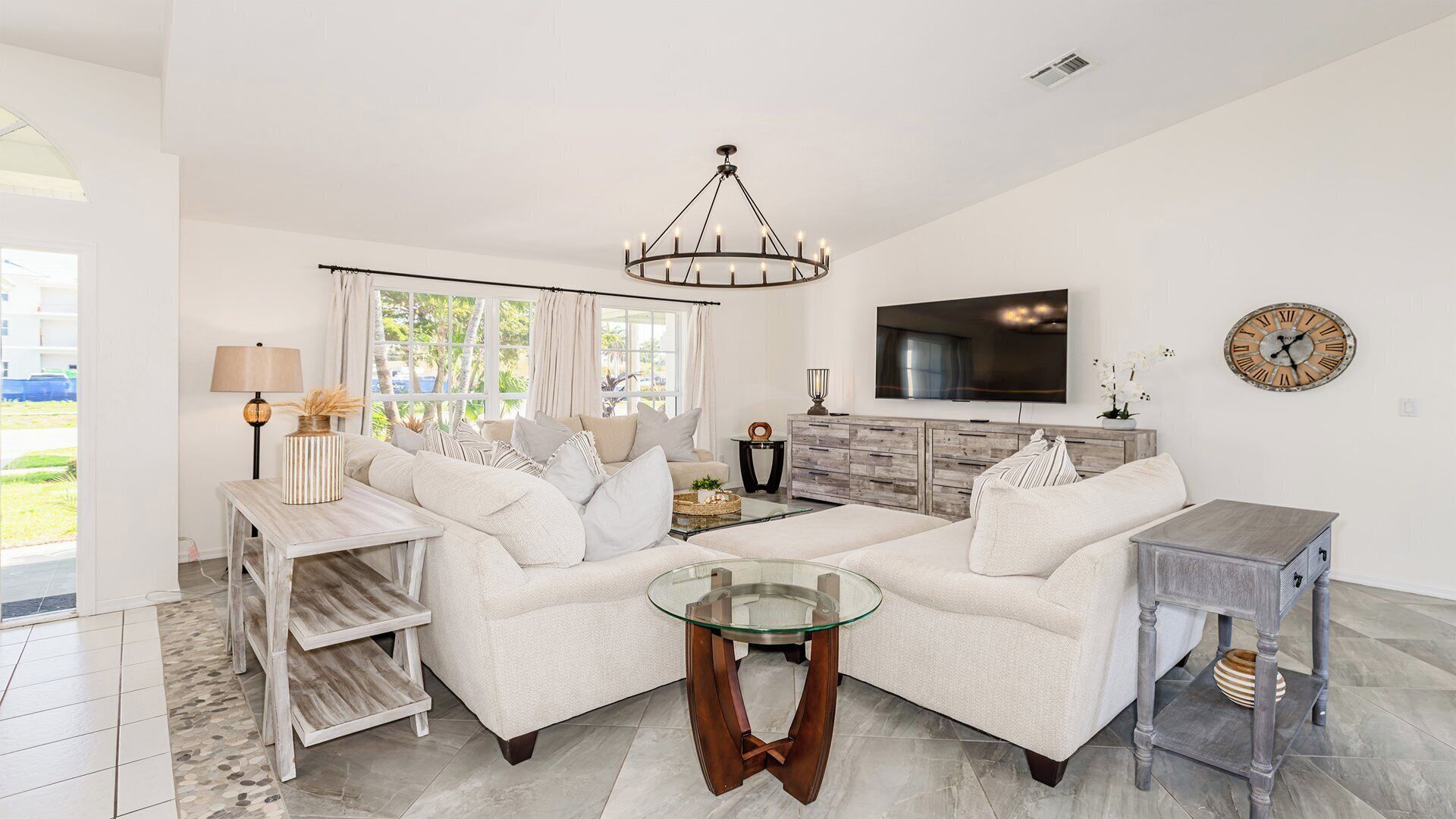 Come Relax In This Lovely 3 Bedroom, 2 Bathroom - Marco Island, FL