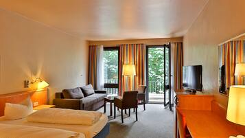 Quarto casal luxo, vista para a cidade | Roupas de cama antialérgicas, frigobar, escrivaninha