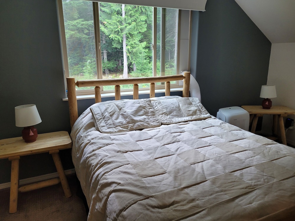 Wooded, Peaceful Setting 15 Minutes From The Lake! - Hope, ID
