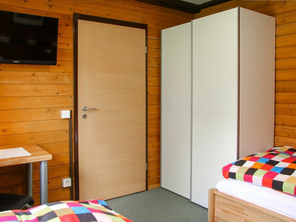 Lovely Apartment For 4 Guests With Wifi, Tv, Balcony And Parking - Cham