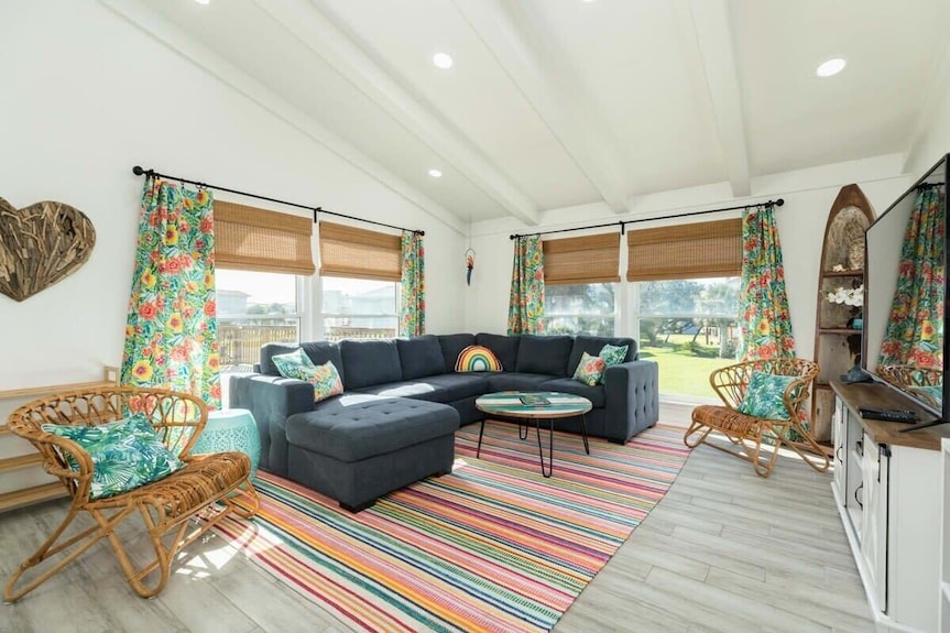 Aloha House - Escape Mainland Life, Head To Island! - Pirates Beach, TX