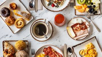 Café da manhã com buffet todos os dias mediante uma taxa