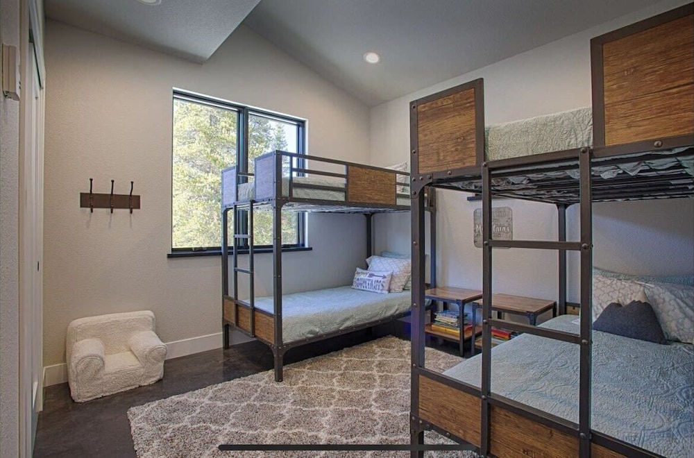 Modern 3br Chalet W/ Hot Tub & Mt. Quandary Views! - Colorado