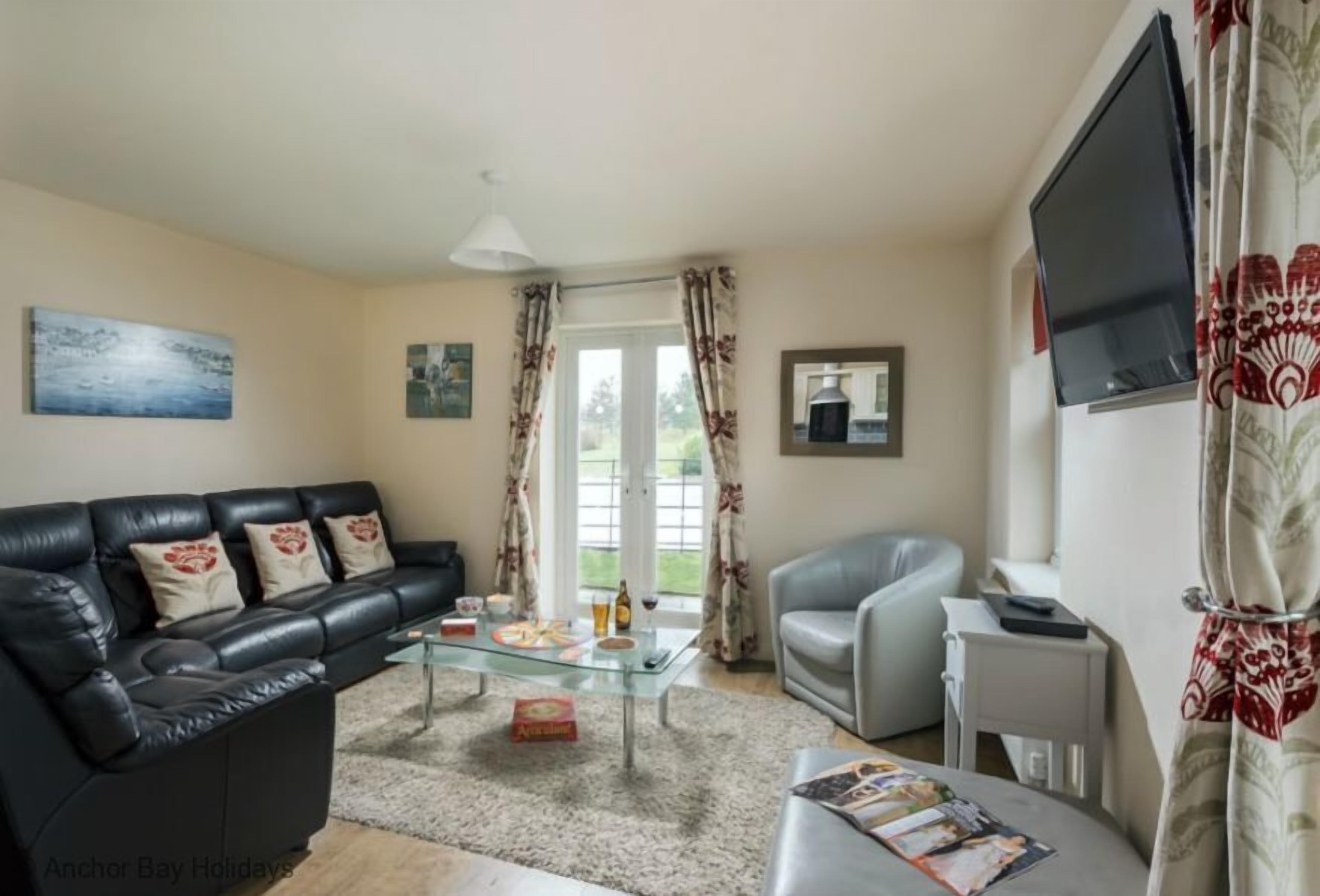 Stunning Coastal Cottage - Sleeping 8 In 4 Bedrooms - Pool And Beach Access Included. - Filey