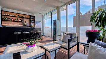 Bar junto à piscina