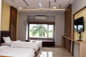 Camas extras/dobráveis (sobretaxa), Wi-Fi de cortesia, roupa de cama