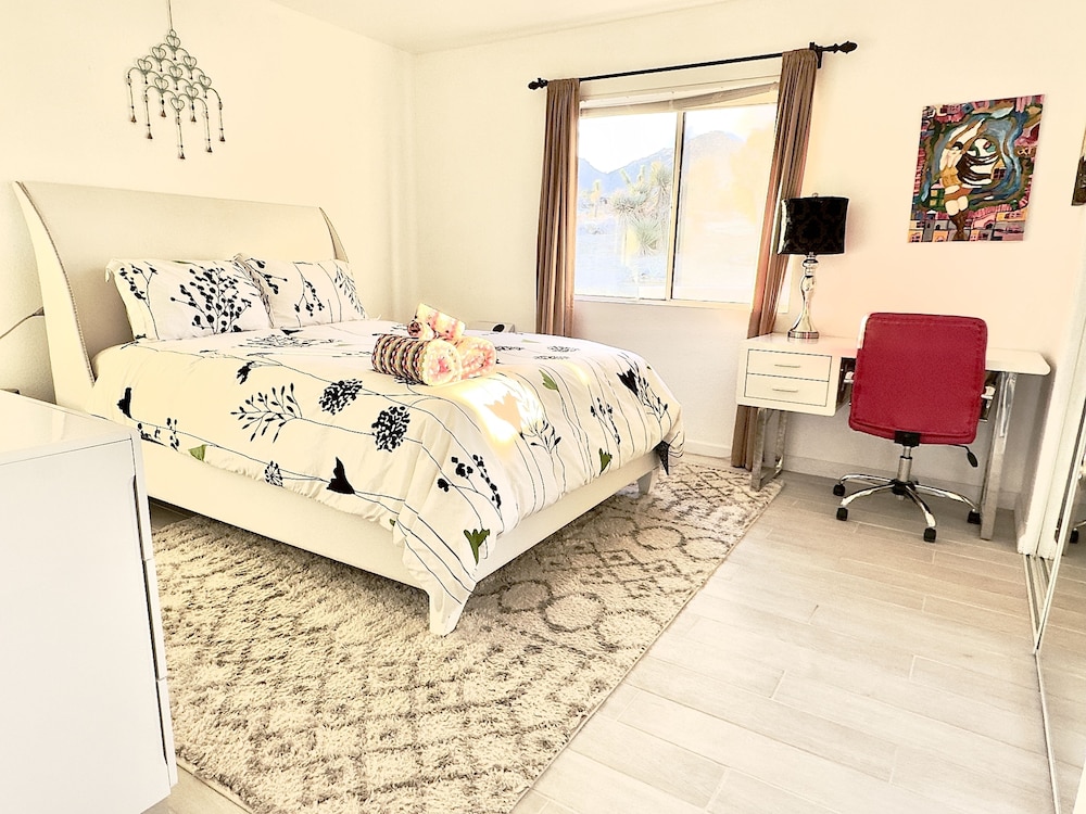 Relax Close To Park, Hot Tub, Hammocks, Private, Lush Trees - Joshua Tree, CA