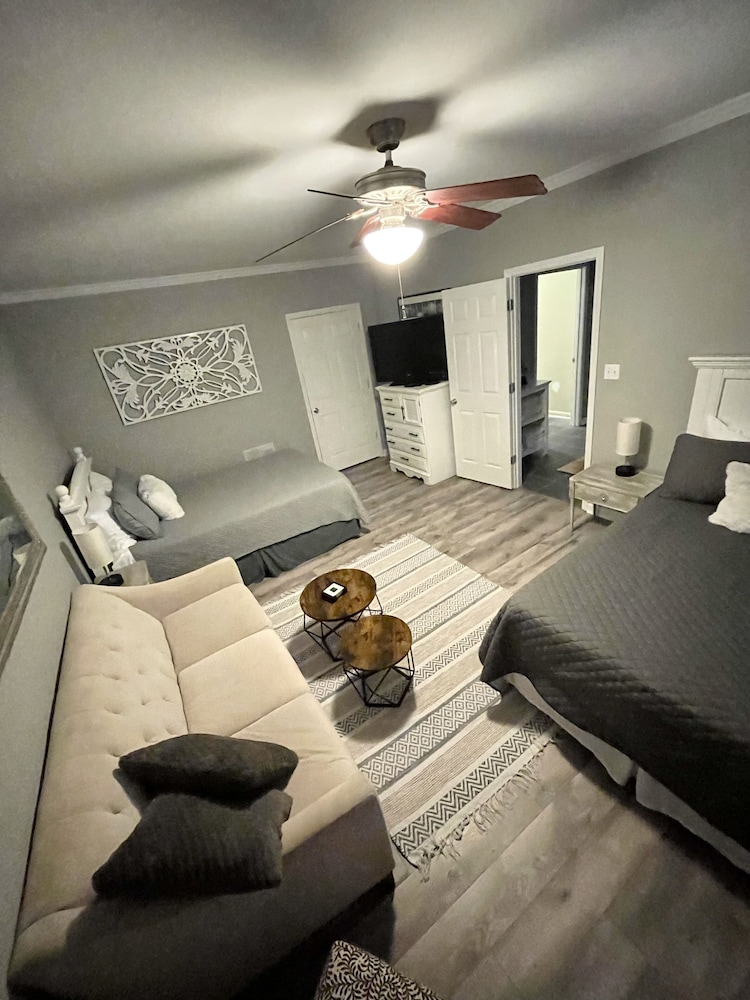 Private Basement Apartment - Dallas, GA