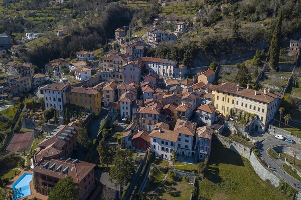 Apartamento Familiar, vários quartos, 2 casas de banho, junto à montanha (Mezzegra Le ERE) | Vista aérea