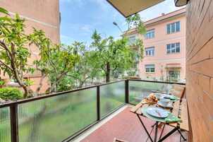 Apartamento Familiar, 2 quartos, varanda (Silvy Apt Salò | Charming & Near) | Varanda