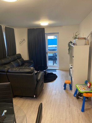 Apartamento Familiar, casa de banho anexa (Ashshmali's) | Lounge