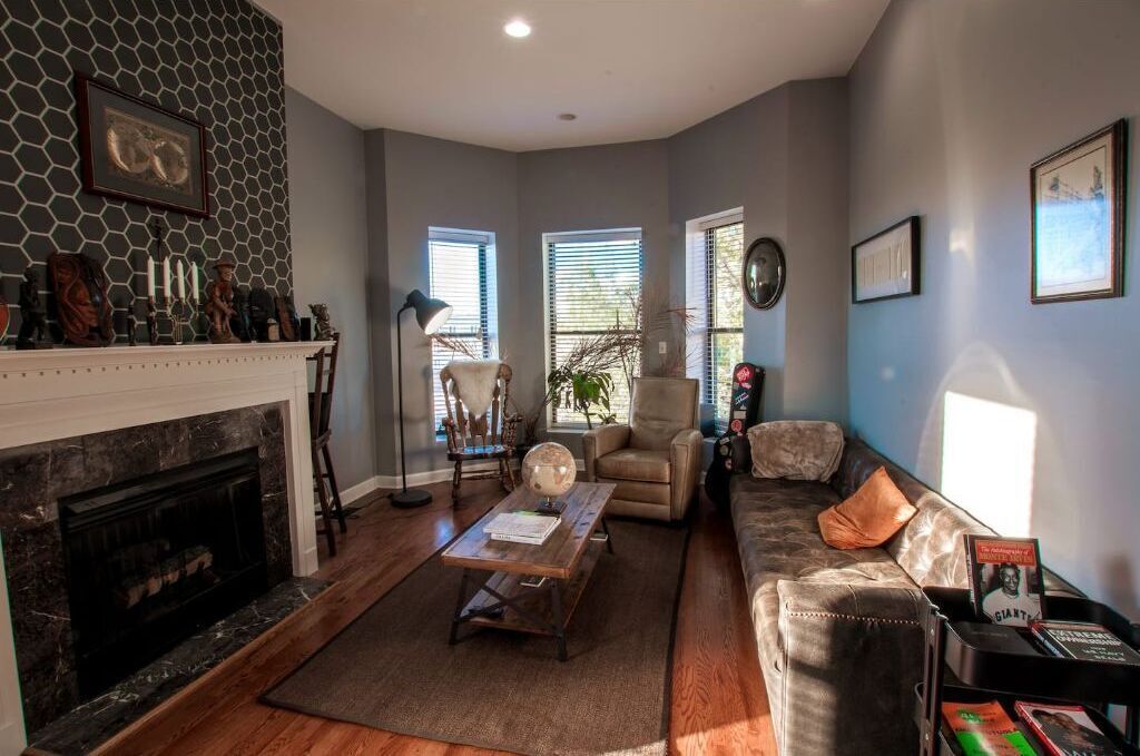 Huge 1700 Sqft 3bd West Loop Penthouse W/ Balcony - Lincoln Square - Chicago